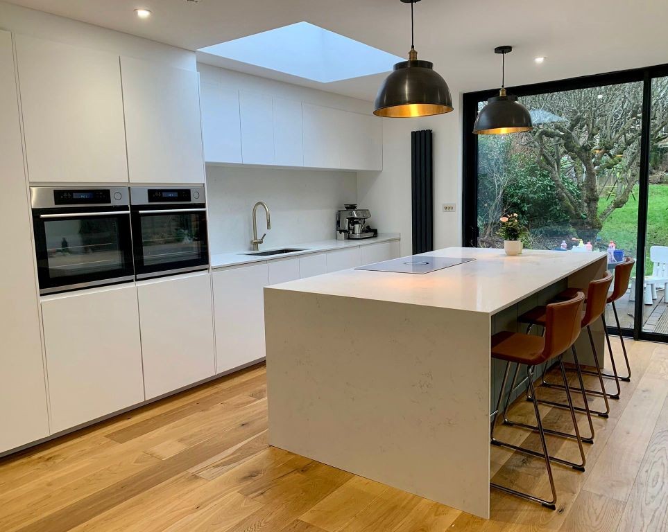 Agatha White Quartz Worktops | Premium Quartz Kitchen Surfaces from ...